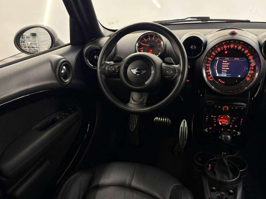 Black MINI Cooper SD 2016 in Marijampole, with an engine capacity of 2.00 L and mileage of 211 thousand km for 10750 €, photo 12 on AUTOMOTO.COM.LV