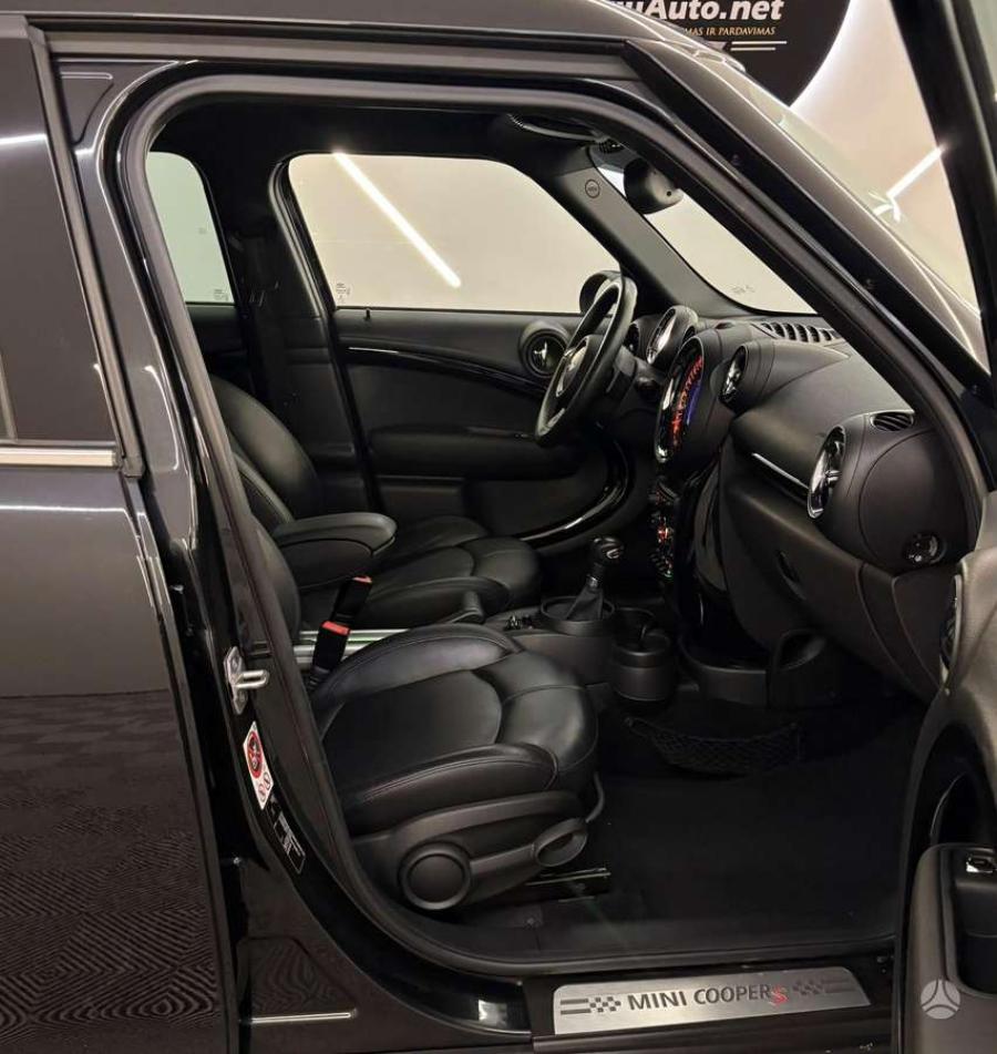 Black MINI Cooper SD 2016 in Marijampole, with an engine capacity of 2.00 L and mileage of 211 thousand km for 10750 €, photo 14 on AUTOMOTO.COM.LV