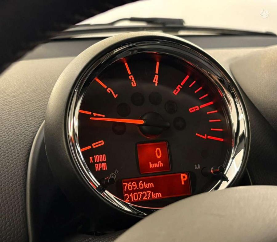 Black MINI Cooper SD 2016 in Marijampole, with an engine capacity of 2.00 L and mileage of 211 thousand km for 10750 €, photo 16 on AUTOMOTO.COM.LV