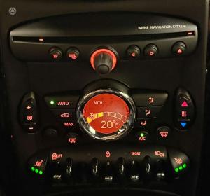 Black MINI Cooper SD 2016 in Marijampole, with an engine capacity of 2.00 L and mileage of 211 thousand km for 10750 €, photo 20 on AUTOMOTO.COM.LV
