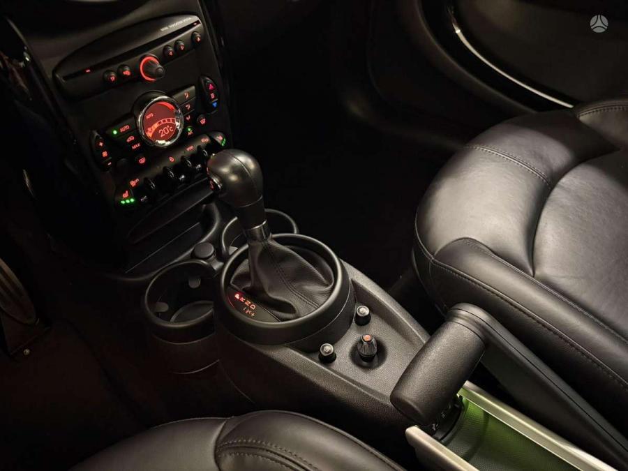 Black MINI Cooper SD 2016 in Marijampole, with an engine capacity of 2.00 L and mileage of 211 thousand km for 10750 €, photo 22 on AUTOMOTO.COM.LV