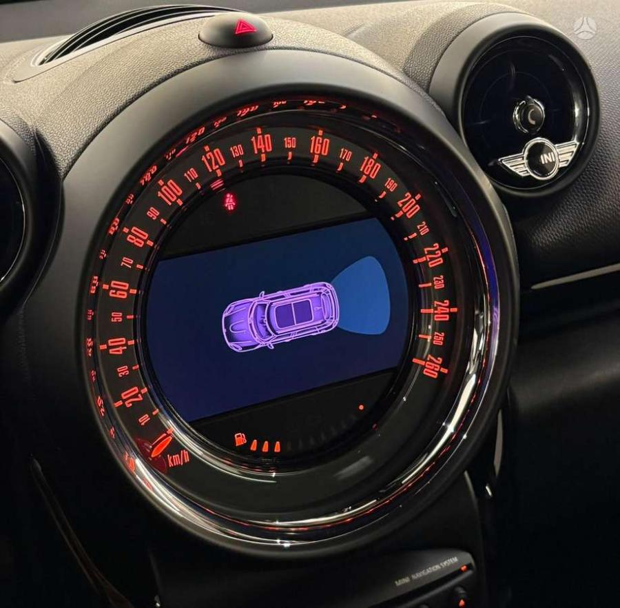 Black MINI Cooper SD 2016 in Marijampole, with an engine capacity of 2.00 L and mileage of 211 thousand km for 10750 €, photo 23 on AUTOMOTO.COM.LV