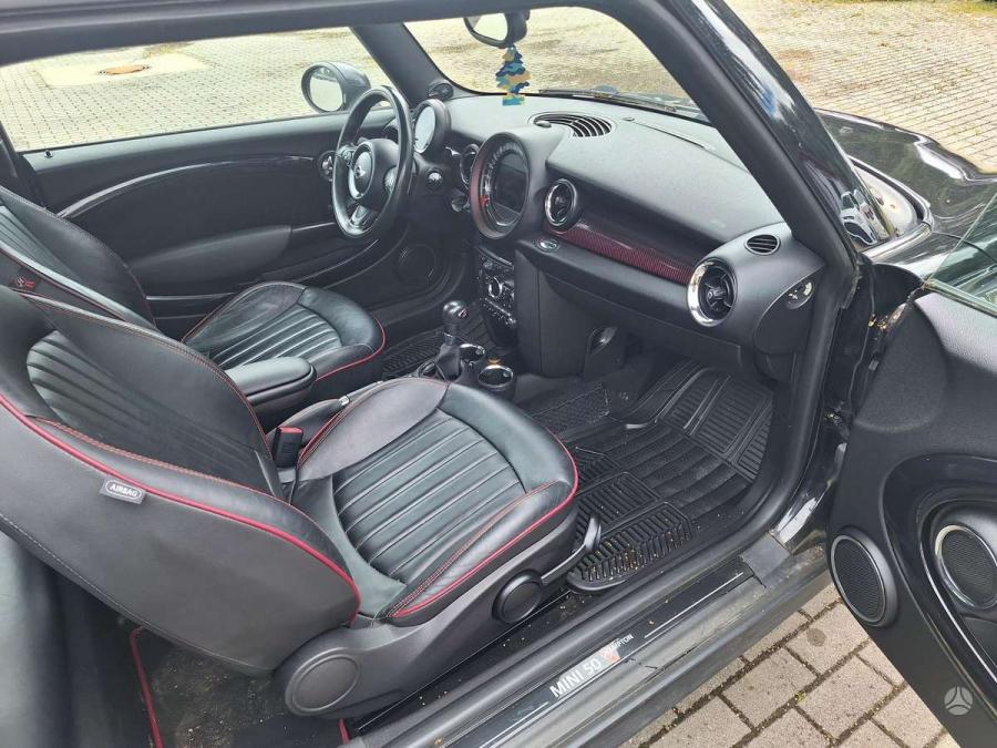 Melns MINI Cooper SD 2011 Marijampole, ar dzinēja tilpumu 2.00 L un nobraukumu 212 tūkst. km par 5500 €, foto 13 vietnē AUTOMOTO.COM.LV