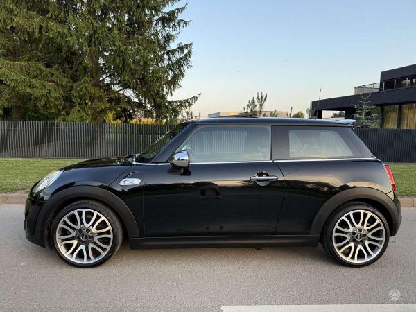 Black MINI Cooper SD 2015 in Taurage, with an engine capacity of 2.00 L and mileage of 311 thousand km for 7900 €, photo 4 on AUTOMOTO.COM.LV