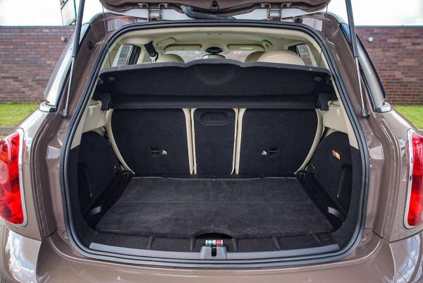 Brūns MINI Cooper SD 2012 Marijampole, ar dzinēja tilpumu 2.00 L un nobraukumu 169 tūkst. km par 6750 €, foto 10 vietnē AUTOMOTO.COM.LV
