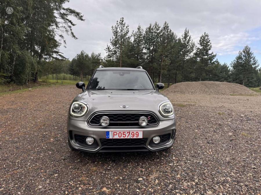 Grey MINI Cooper SD 2017 in Jonava, with an engine capacity of 2.00 L and mileage of 281 thousand km for 14500 €, photo 3 on AUTOMOTO.COM.LV
