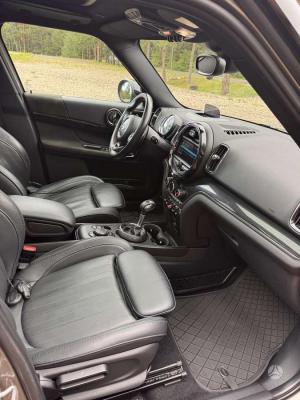 Grey MINI Cooper SD 2017 in Jonava, with an engine capacity of 2.00 L and mileage of 281 thousand km for 14500 €, photo 15 on AUTOMOTO.COM.LV