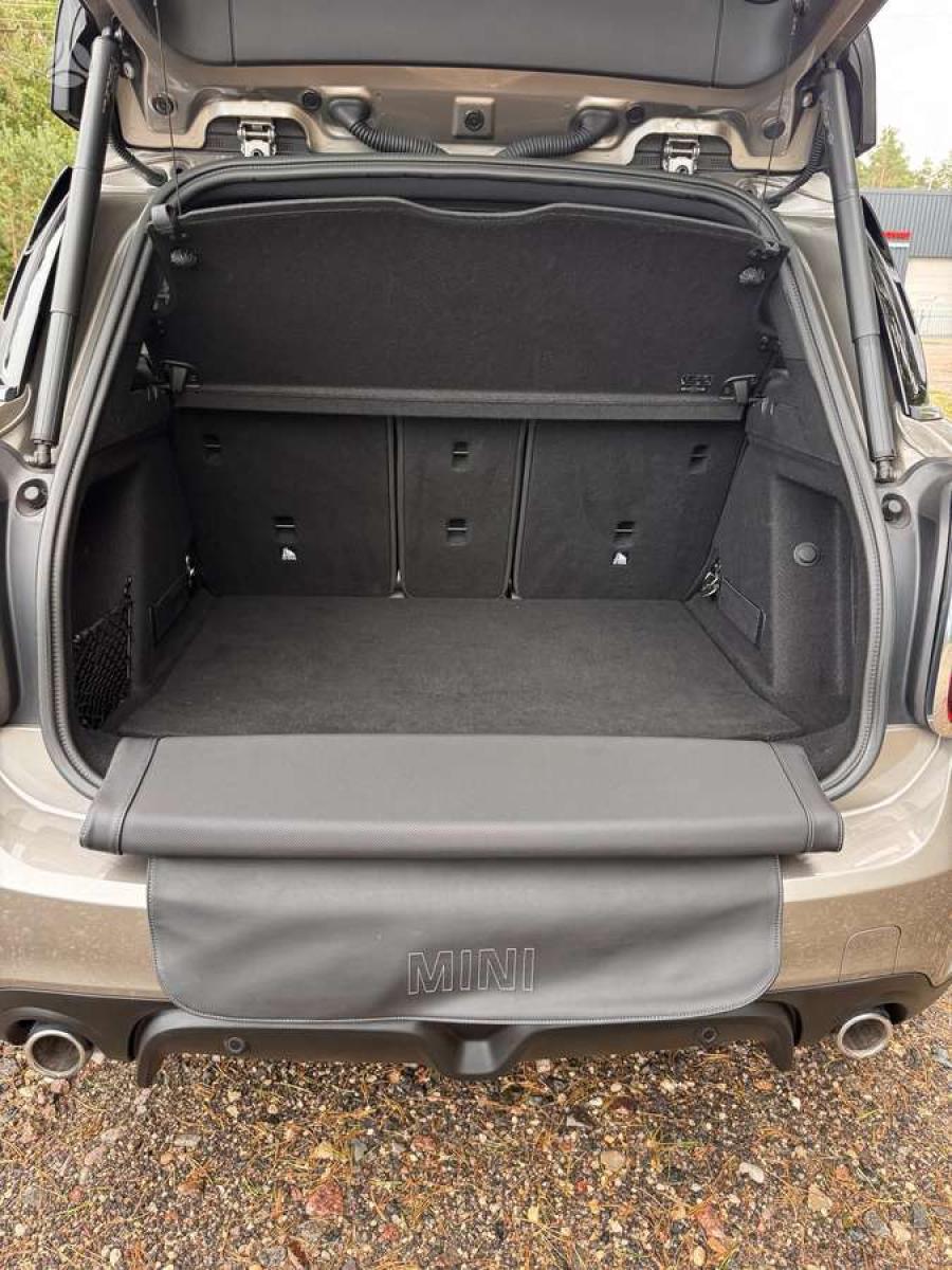 Grey MINI Cooper SD 2017 in Jonava, with an engine capacity of 2.00 L and mileage of 281 thousand km for 14500 €, photo 19 on AUTOMOTO.COM.LV
