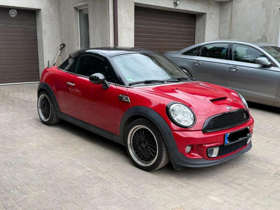 Red MINI Cooper SD 2012 in Kaunas, with an engine capacity of 2.00 L and mileage of 243 thousand km for 7999 €, photo 4 on AUTOMOTO.COM.LV