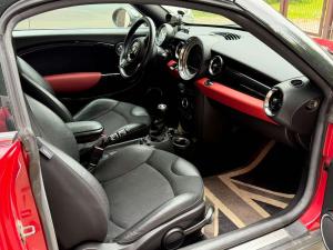 Red MINI Cooper SD 2012 in Kaunas, with an engine capacity of 2.00 L and mileage of 243 thousand km for 7999 €, photo 7 on AUTOMOTO.COM.LV