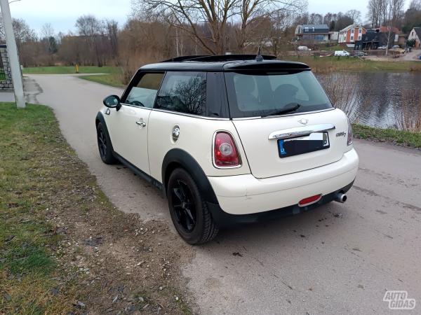 White MINI Cooper SD 2008 in Siauliai, with an engine capacity of 1.60 L and mileage of 325 thousand km for 2950 €, photo 7 on AUTOMOTO.COM.LV