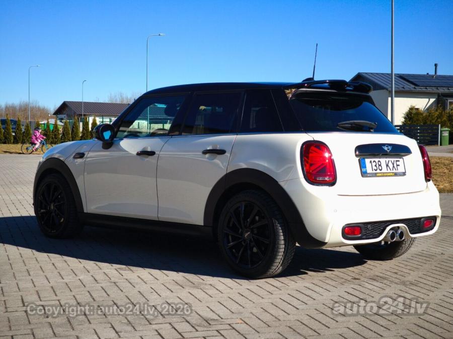 Balts MINI Cooper SD 2017 Tallina, ar dzinēja tilpumu 2.00 L un nobraukumu 180 tūkst. km par 13990 €, foto 9 vietnē AUTOMOTO.COM.LV