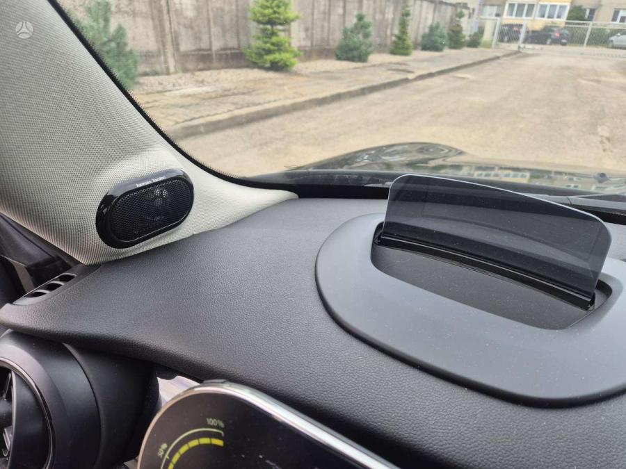 Black MINI Cooper SE 2022 in Mazeikiai, with an engine capacity of 0.00 L and mileage of 49 thousand km for 12400 €, photo 10 on AUTOMOTO.COM.LV