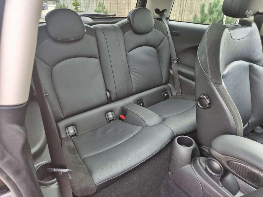 Black MINI Cooper SE 2022 in Mazeikiai, with an engine capacity of 0.00 L and mileage of 49 thousand km for 12400 €, photo 12 on AUTOMOTO.COM.LV