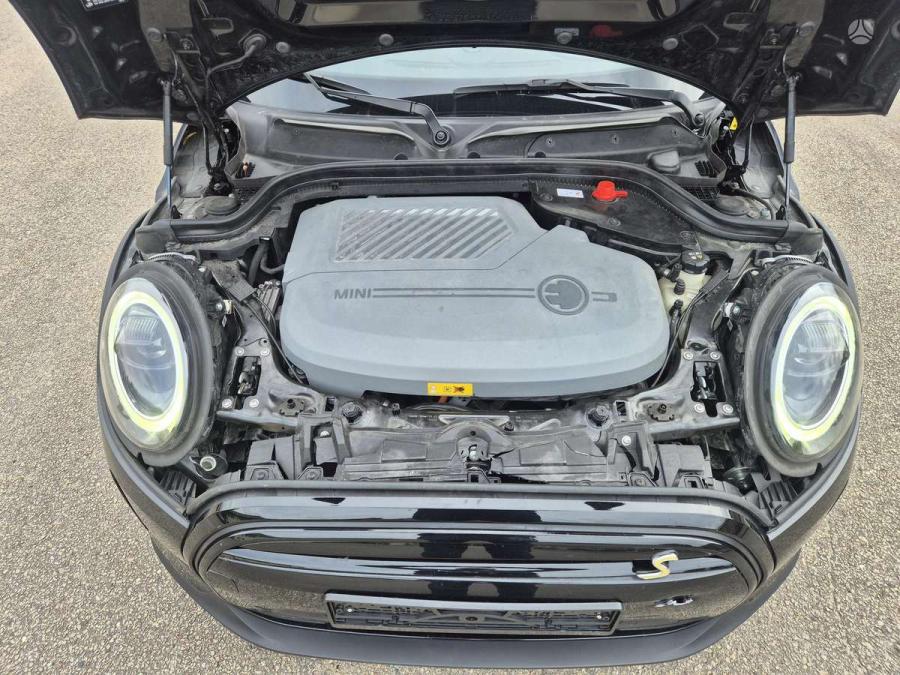 Black MINI Cooper SE 2022 in Mazeikiai, with an engine capacity of 0.00 L and mileage of 49 thousand km for 12400 €, photo 16 on AUTOMOTO.COM.LV