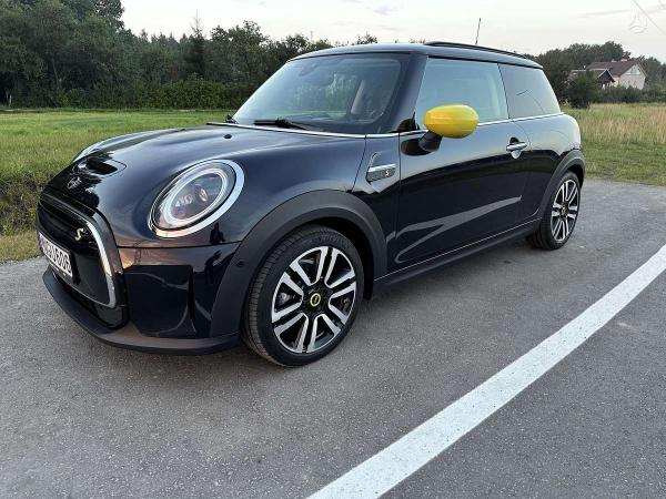 Blue MINI Cooper SE 2022 in Kaunas, with an engine capacity of 0.00 L and mileage of 43 thousand km for 20490 €, photo 7 on AUTOMOTO.COM.LV