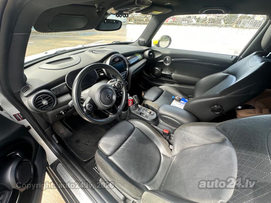 Pelēks MINI Cooper SE 2019 Tallina, ar dzinēja tilpumu 0.00 L un nobraukumu 51 tūkst. km par 17500 €, foto 5 vietnē AUTOMOTO.COM.LV