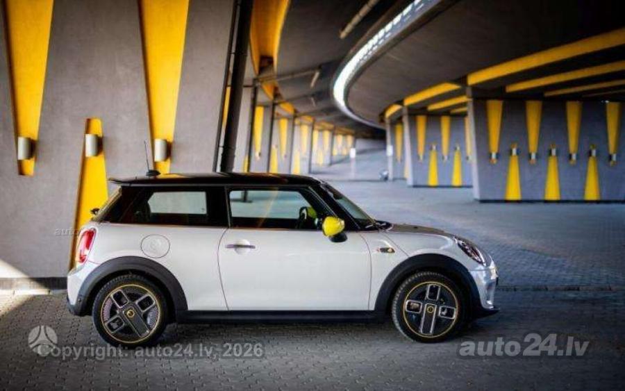 Pelēks MINI Cooper SE 2020 Pērnava, ar dzinēja tilpumu 0.00 L un nobraukumu 64 tūkst. km par 18500 €, foto 3 vietnē AUTOMOTO.COM.LV