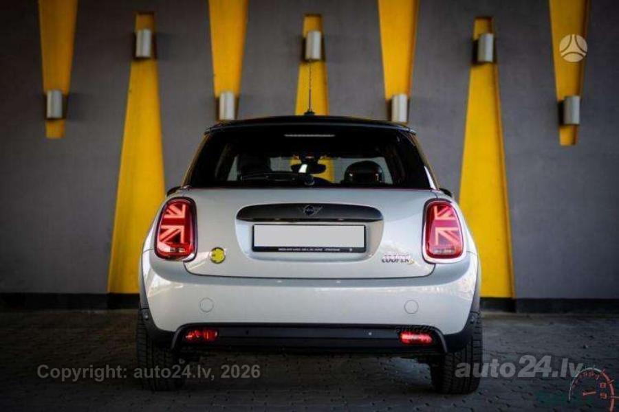 Pelēks MINI Cooper SE 2020 Pērnava, ar dzinēja tilpumu 0.00 L un nobraukumu 64 tūkst. km par 18500 €, foto 5 vietnē AUTOMOTO.COM.LV