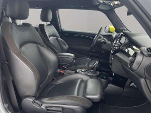 Pelēks MINI Cooper SE 2020 Viļņa, ar dzinēja tilpumu 0.00 L un nobraukumu 48 tūkst. km par 16499 €, foto 8 vietnē AUTOMOTO.COM.LV