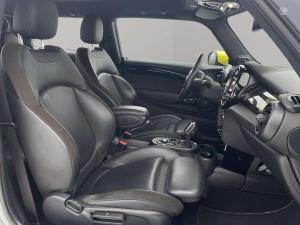 Pelēks MINI Cooper SE 2020 Viļņa, ar dzinēja tilpumu 0.00 L un nobraukumu 48 tūkst. km par 16499 €, foto 8 vietnē AUTOMOTO.COM.LV