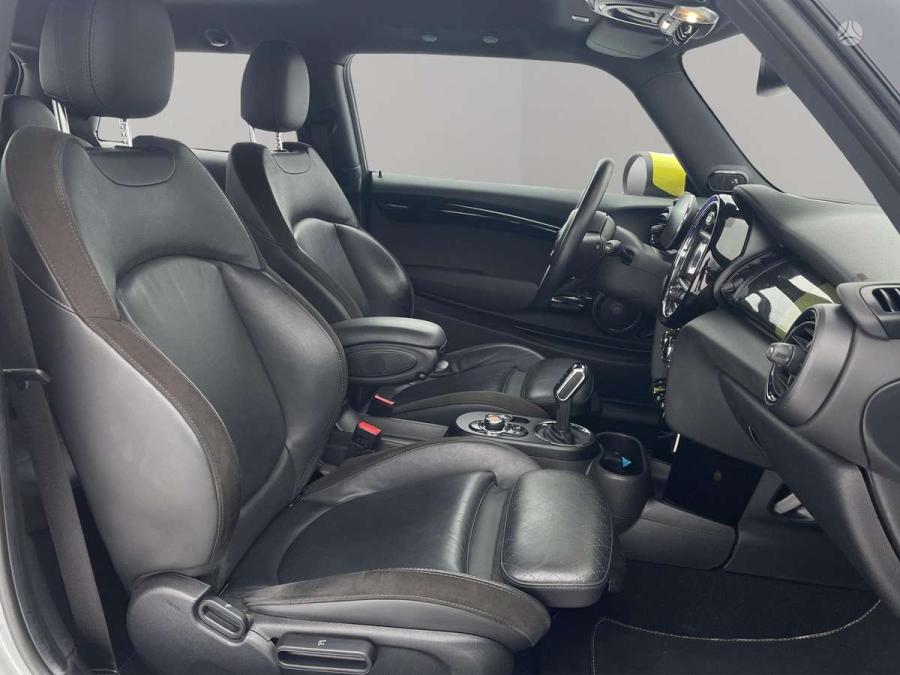 Pelēks MINI Cooper SE 2020 Viļņa, ar dzinēja tilpumu 0.00 L un nobraukumu 48 tūkst. km par 16499 €, foto 8 vietnē AUTOMOTO.COM.LV