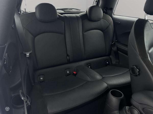 Pelēks MINI Cooper SE 2020 Viļņa, ar dzinēja tilpumu 0.00 L un nobraukumu 48 tūkst. km par 16499 €, foto 8 vietnē AUTOMOTO.COM.LV