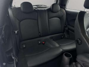 Pelēks MINI Cooper SE 2020 Viļņa, ar dzinēja tilpumu 0.00 L un nobraukumu 48 tūkst. km par 16499 €, foto 9 vietnē AUTOMOTO.COM.LV