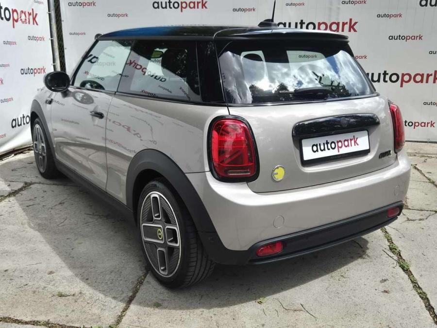Grey MINI Cooper SE 2021 in Vilnius, with an engine capacity of 0.00 L and mileage of 44 thousand km for 18500 €, photo 5 on AUTOMOTO.COM.LV