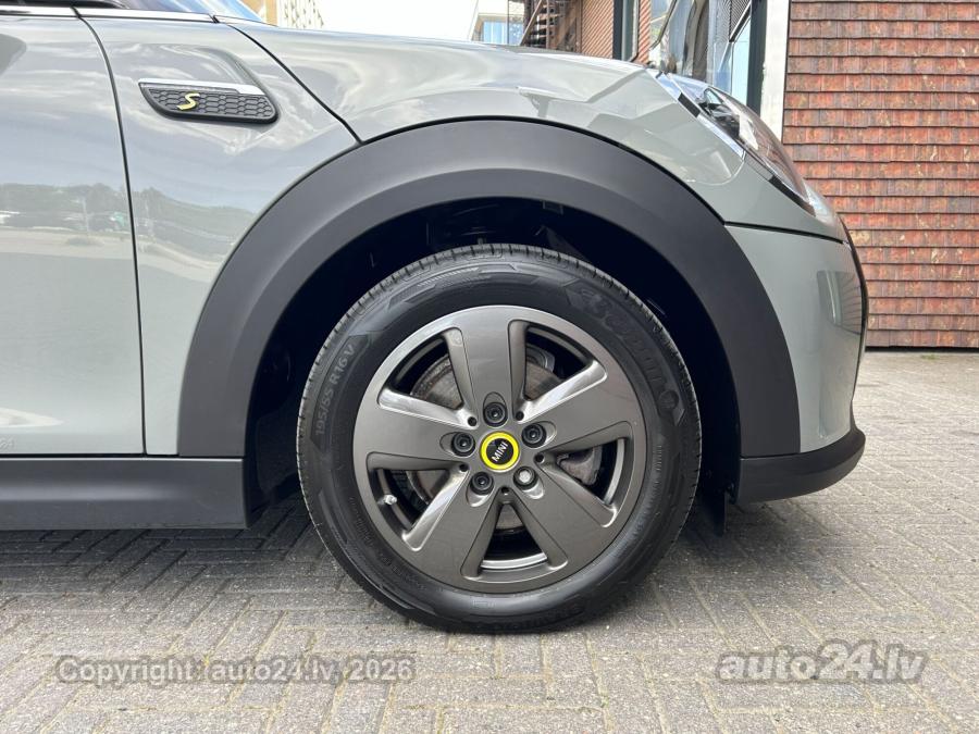 Grey MINI Cooper SE 2022 in Tallinn, with an engine capacity of 0.00 L and mileage of 33 thousand km for 18900 €, photo 22 on AUTOMOTO.COM.LV