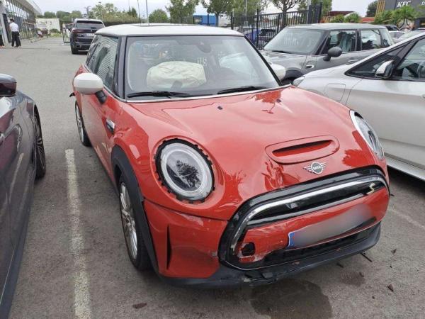 Sarkans MINI Cooper SE 2021 Telšiai, ar dzinēja tilpumu 0.00 L un nobraukumu 28 tūkst. km par 6500 €, foto 1 vietnē AUTOMOTO.COM.LV