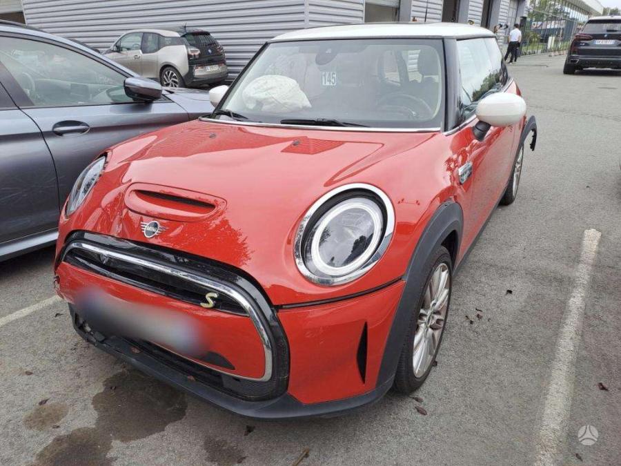 Red MINI Cooper SE 2021 in Telschi, with an engine capacity of 0.00 L and mileage of 28 thousand km for 6500 €, photo 2 on AUTOMOTO.COM.LV
