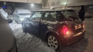 Violet MINI Cooper 2005 in Vilnius, with an engine capacity of 1.60 L and mileage of 143 thousand km for 550 €, photo 5 on AUTOMOTO.COM.LV