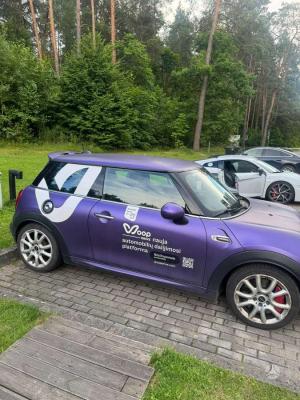Violet MINI Cooper 2015 in Vilnius, with an engine capacity of 2.00 L and mileage of 250 thousand km for 12500 €, photo 6 on AUTOMOTO.COM.LV