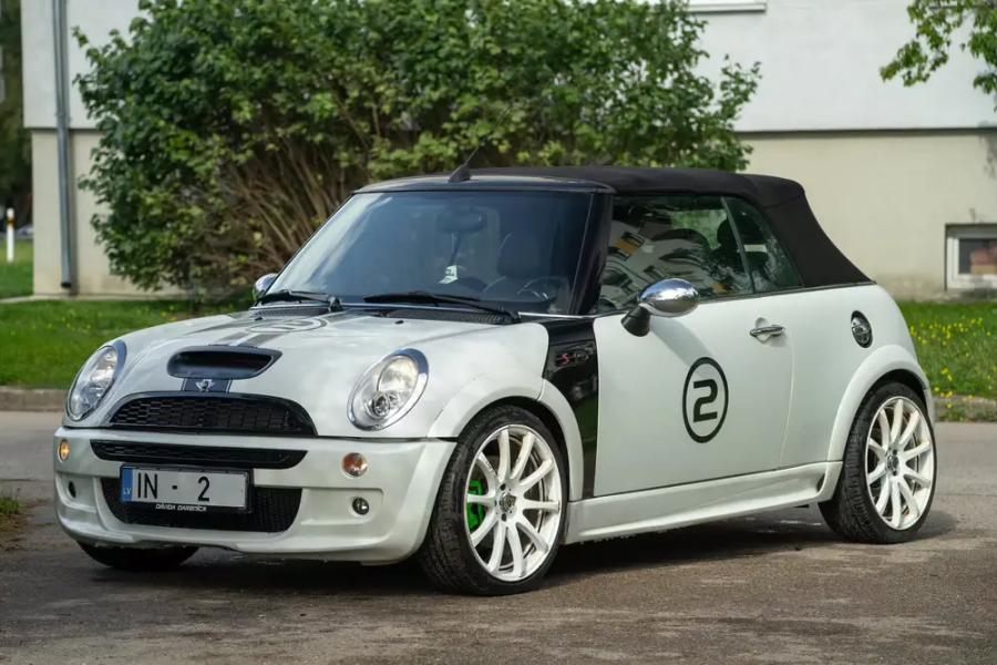 Balts MINI Cooper 2006 Liepāja, ar dzinēja tilpumu 1.60 L un nobraukumu 208 tūkst. km par 3200 €, foto 1 vietnē AUTOMOTO.COM.LV