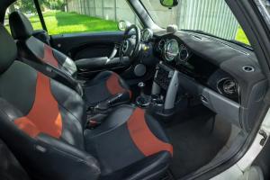 Balts MINI Cooper 2006 Liepāja, ar dzinēja tilpumu 1.60 L un nobraukumu 208 tūkst. km par 3200 €, foto 20 vietnē AUTOMOTO.COM.LV