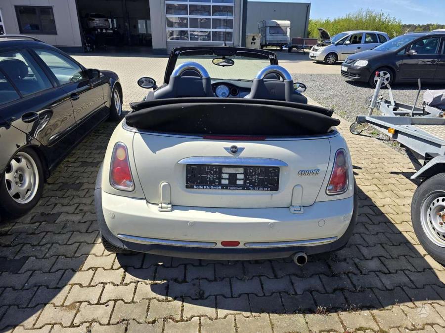 White MINI Cooper 2007 in Marijampole, with an engine capacity of 1.60 L and mileage of 190 thousand km for 2800 €, photo 6 on AUTOMOTO.COM.LV