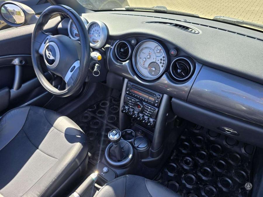 White MINI Cooper 2007 in Marijampole, with an engine capacity of 1.60 L and mileage of 190 thousand km for 2800 €, photo 9 on AUTOMOTO.COM.LV