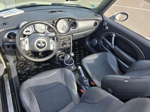 White MINI Cooper 2007 in Marijampole, with an engine capacity of 1.60 L and mileage of 190 thousand km for 2700 €, photo 15 on AUTOMOTO.COM.LV