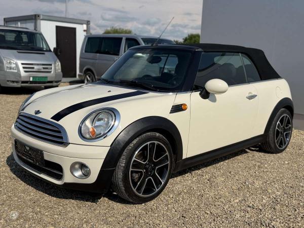 White MINI Cooper 2009 in Siauliai, with an engine capacity of 1.60 L and mileage of 132 thousand km for 4499 €, photo 8 on AUTOMOTO.COM.LV