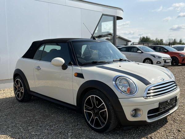 White MINI Cooper 2009 in Siauliai, with an engine capacity of 1.60 L and mileage of 132 thousand km for 4499 €, photo 10 on AUTOMOTO.COM.LV