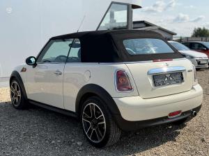 White MINI Cooper 2009 in Siauliai, with an engine capacity of 1.60 L and mileage of 132 thousand km for 4499 €, photo 16 on AUTOMOTO.COM.LV