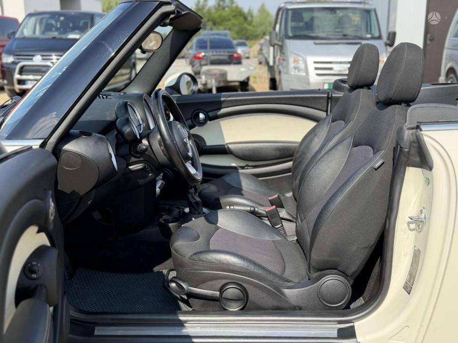 White MINI Cooper 2009 in Siauliai, with an engine capacity of 1.60 L and mileage of 132 thousand km for 4499 €, photo 19 on AUTOMOTO.COM.LV