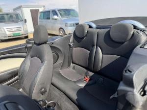 White MINI Cooper 2009 in Siauliai, with an engine capacity of 1.60 L and mileage of 132 thousand km for 4499 €, photo 20 on AUTOMOTO.COM.LV