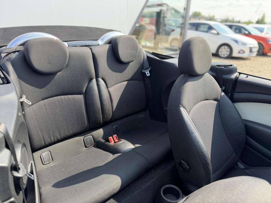 White MINI Cooper 2009 in Siauliai, with an engine capacity of 1.60 L and mileage of 132 thousand km for 4499 €, photo 21 on AUTOMOTO.COM.LV