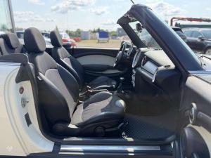 White MINI Cooper 2009 in Siauliai, with an engine capacity of 1.60 L and mileage of 132 thousand km for 4499 €, photo 22 on AUTOMOTO.COM.LV