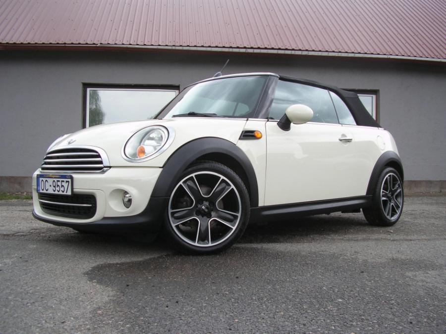 White MINI Cooper 2011 in Riga, with an engine capacity of 1.60 L and mileage of 182 thousand km for 5950 €, photo 1 on AUTOMOTO.COM.LV