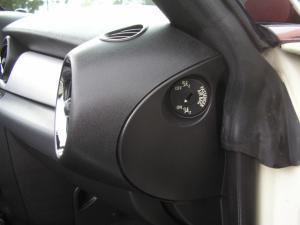 White MINI Cooper 2011 in Riga, with an engine capacity of 1.60 L and mileage of 182 thousand km for 5950 €, photo 3 on AUTOMOTO.COM.LV