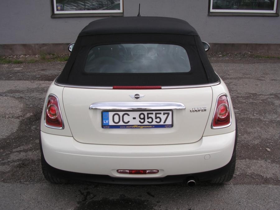 White MINI Cooper 2011 in Riga, with an engine capacity of 1.60 L and mileage of 182 thousand km for 5950 €, photo 4 on AUTOMOTO.COM.LV