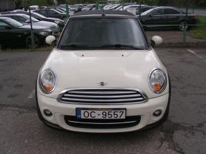 White MINI Cooper 2011 in Riga, with an engine capacity of 1.60 L and mileage of 182 thousand km for 5950 €, photo 5 on AUTOMOTO.COM.LV
